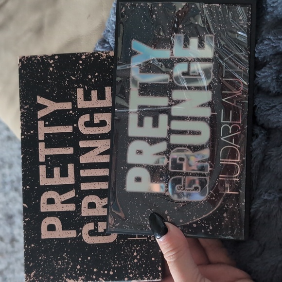 HUDA BEAUTY | Makeup | Huda Beauty Pretty Grunge Eyeshadow Palette | Poshmark